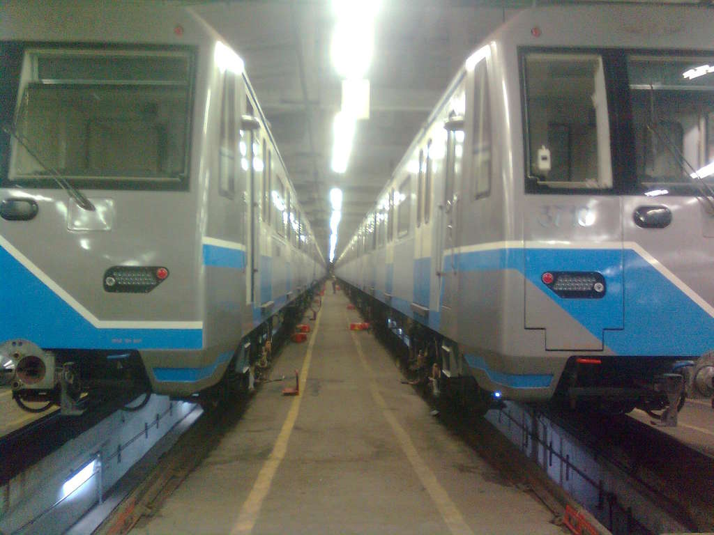 Железнодорожный транспорт и железная дорога.