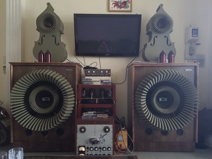 Усилитель Plinius 2100i