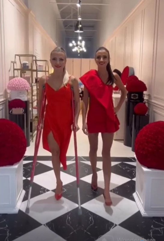 The most beautiful fashion model amputee and life on crutches - Amputee ...